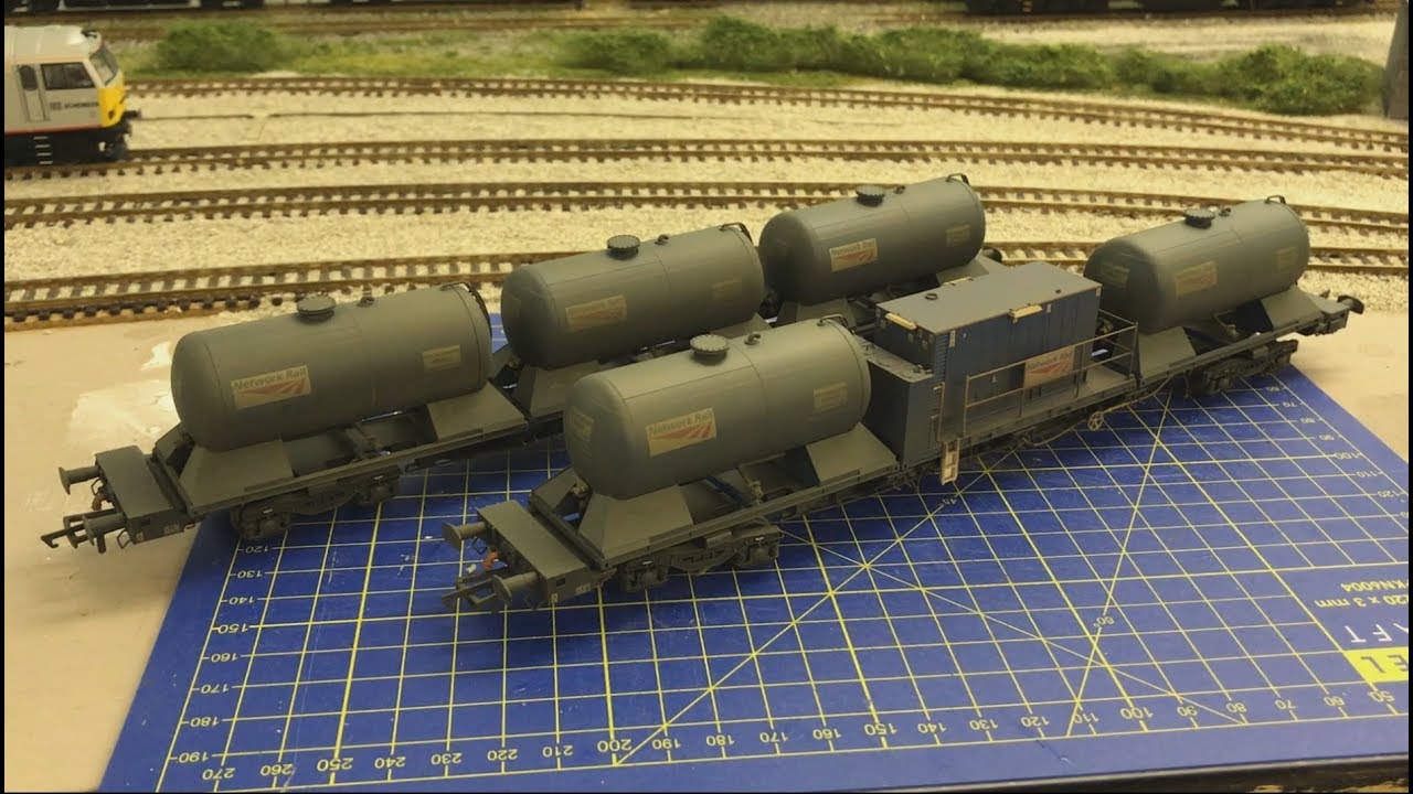 Hattons Rail Head Treatment Train (RHTT) OO Gauge - YouTube