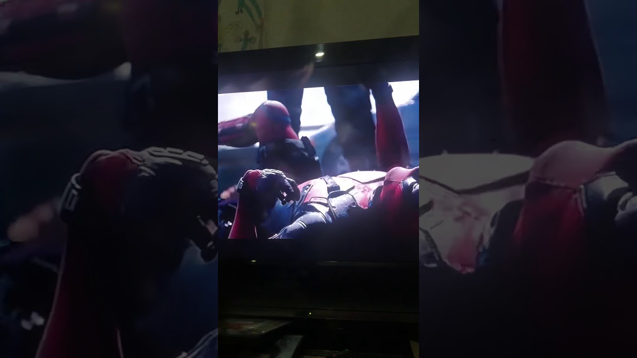 Deadpool cuts his hand off - YouTube
