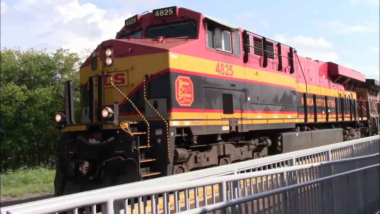 McGregor Tx 11/4/22 BNSF Train With KCS 4825 Leading. - YouTube