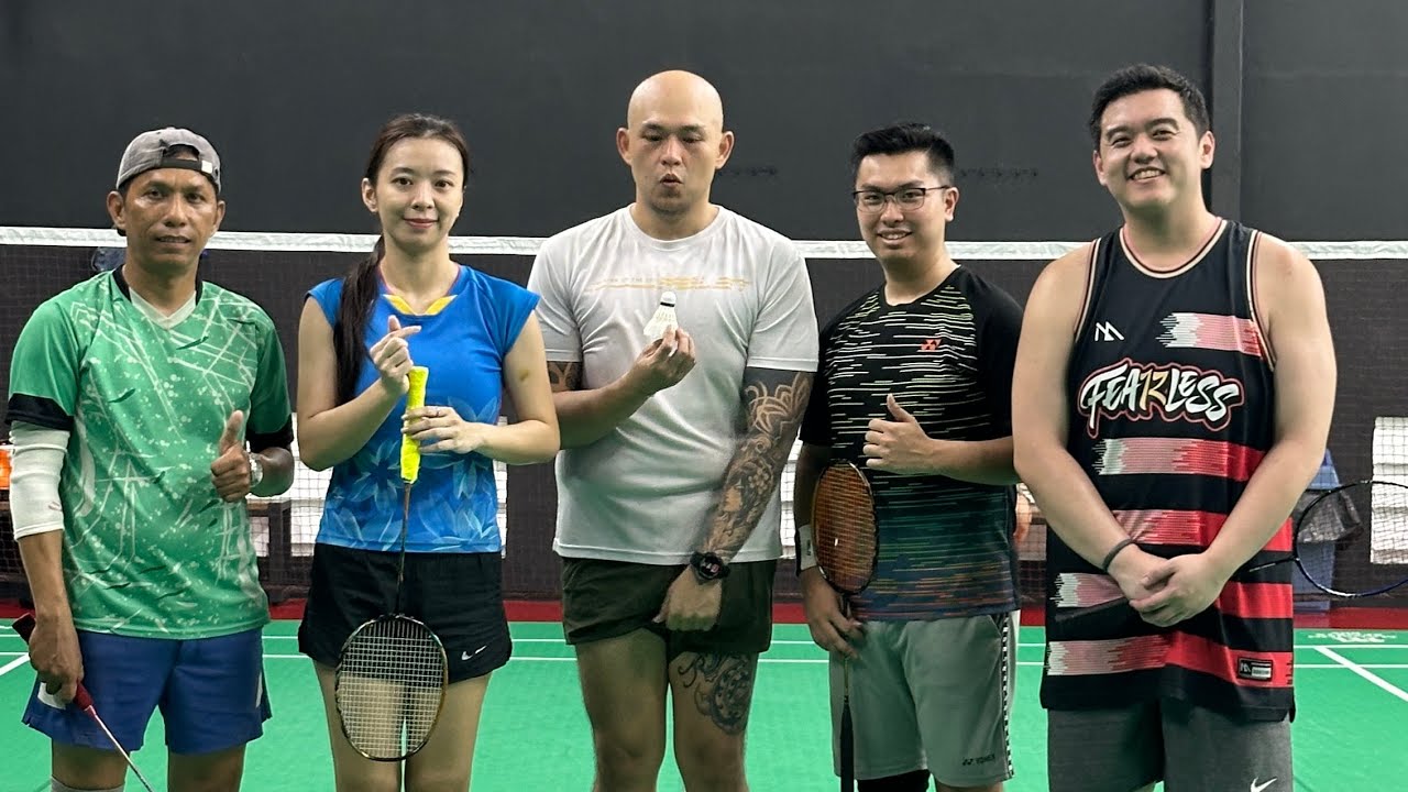 Lei Valen Jumawa X Toto Ryu Box - Badminton Sunter Mansion Sport Box ...