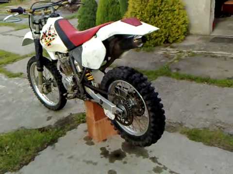 Sound of my Honda xr 250r 2000 (2) - YouTube