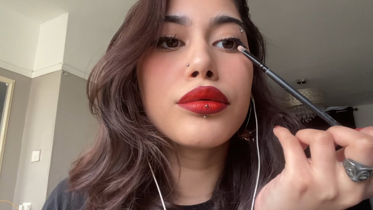 ASMR | face tracing, mouth sounds + hairplay (custom) - YouTube