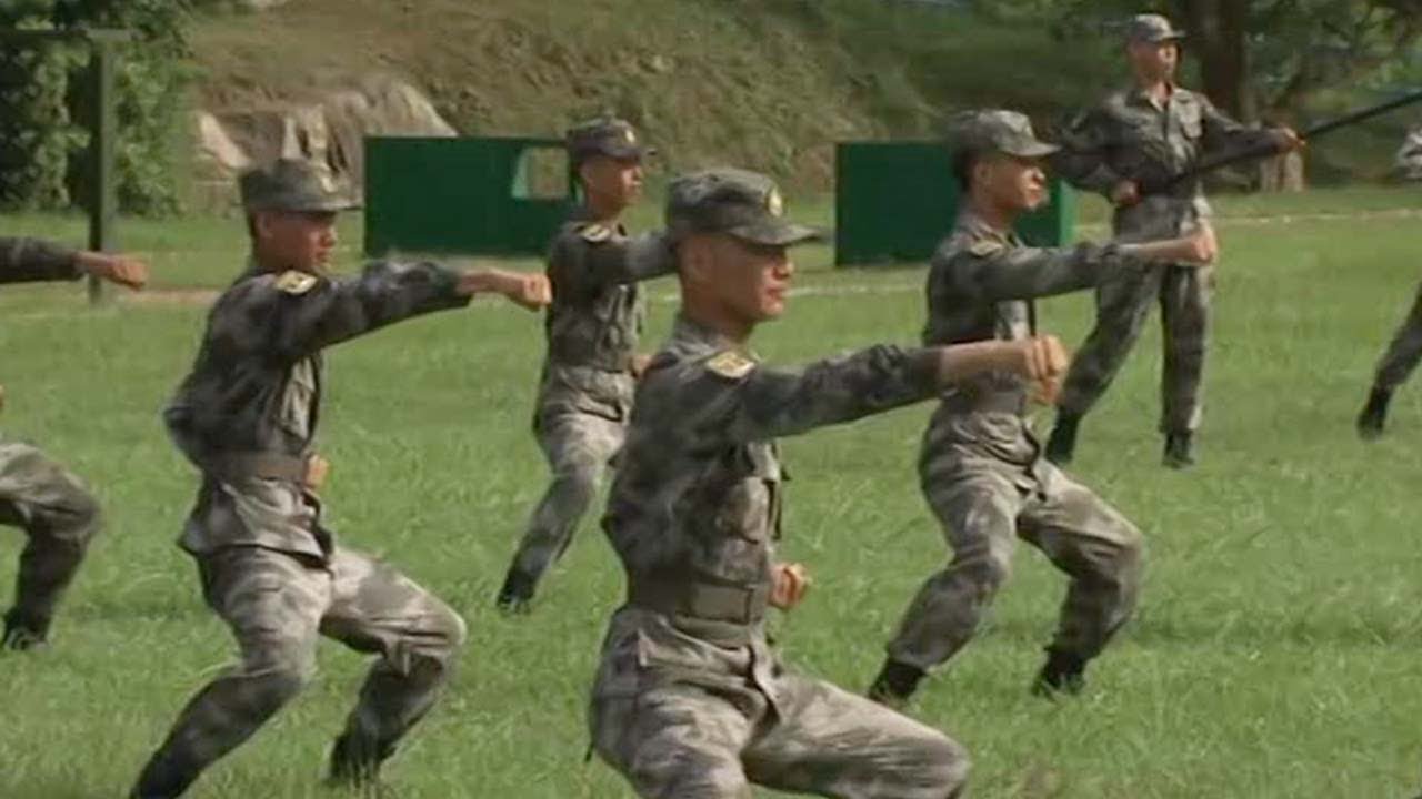 A day in the life of a PLA soldier in Hong Kong - YouTube
