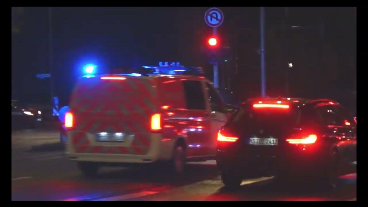 [Einsatzfahrten am Abend] "Neuer" RTW und "neues" NEF der Feuerwehr Münster +FuStW Polizei NRW ...