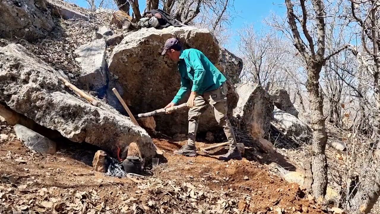 SOLO BUILDING A STONE DUGOUT WITH FIREPLACE IN 1 DAYS (FULL VİDEO) Diy ...