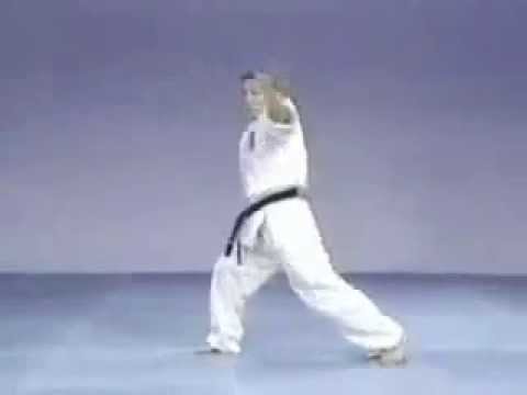 Pinan sono Yon Kyokushinkai kata KYOKUSHIN KATA @karatezine - YouTube