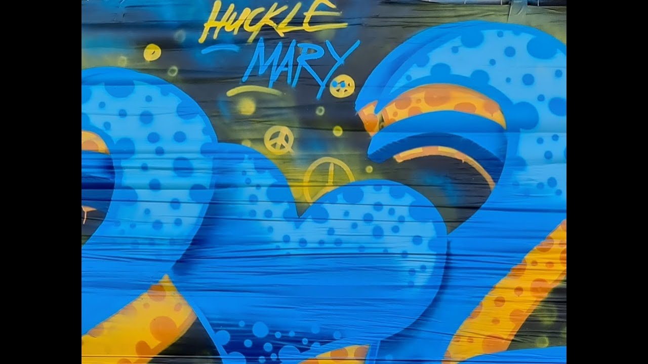 huckleMARY - peace, unity, LOVE and having fun GRAFFITI - YouTube