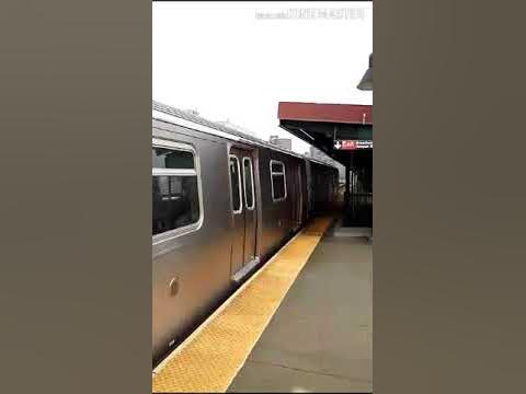 BMT Nassau Street Line Manhattan Queens Bound R32 R42 R143 R160A R179 J M trains at Hewes ...
