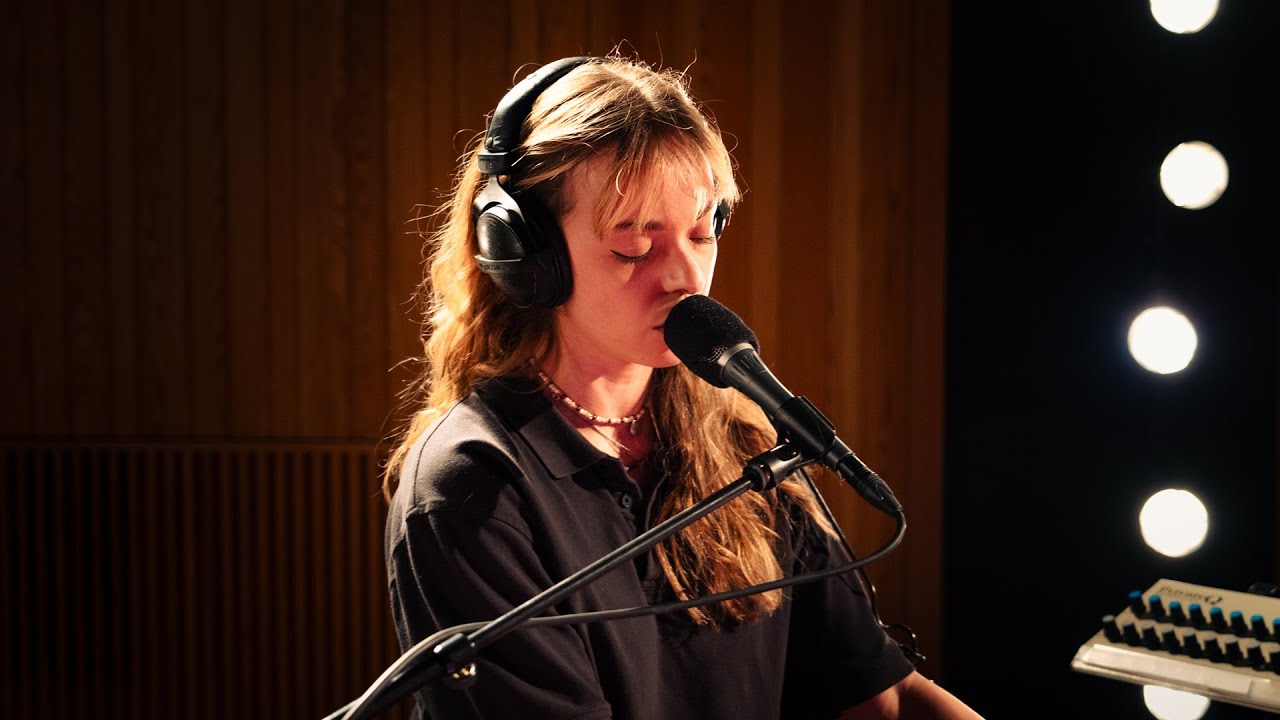 Beleef de intieme versie van Alice Mae's 'Better Ways' | De Nieuwe ...
