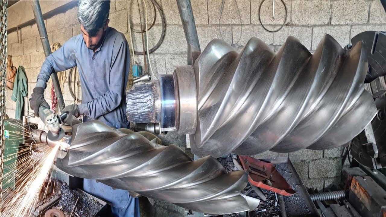 How Genius Mechanic Rebuild Heavy Ship Worm Shaft Drive | Worm Gear ...