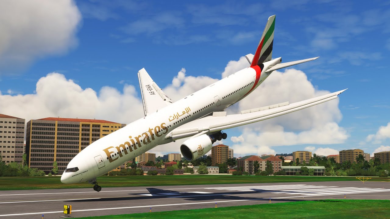 DANGEROUS LANDING AIRBUS A320 NEO - YouTube