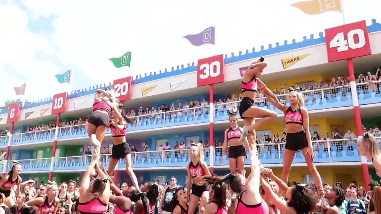 Senior Elite Pyramid *Football Field showcase* I Worlds 2022 - YouTube