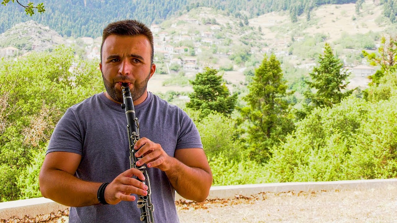 Ο Ευρυτάνας που συναρπάζει με το κλαρίνο του | Η ζωή στο χωριό - YouTube