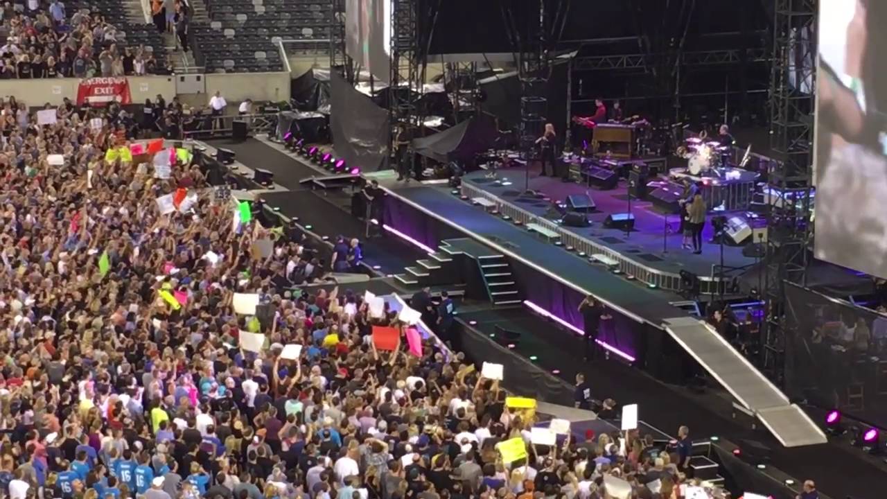 Bruce Springsteen - Dancing In The Dark - @ NJ MetLife Stadium - August ...