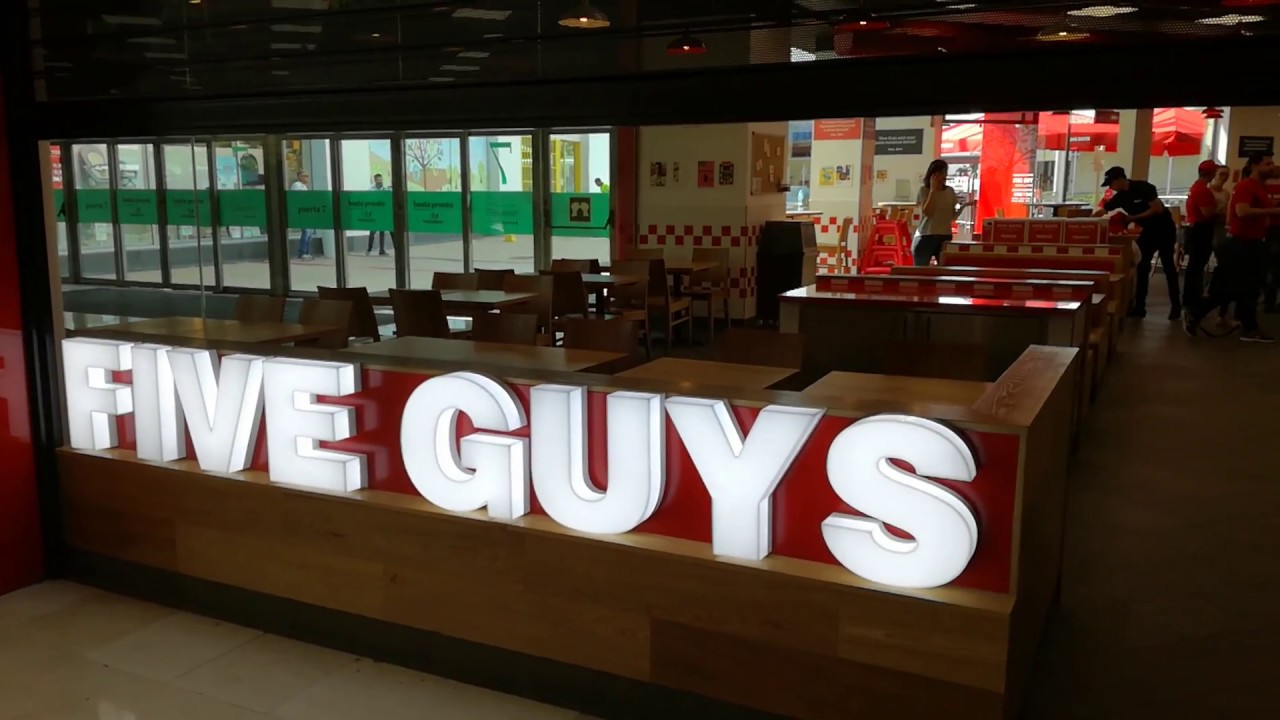 Five Guys se estrena en Parquesur - YouTube