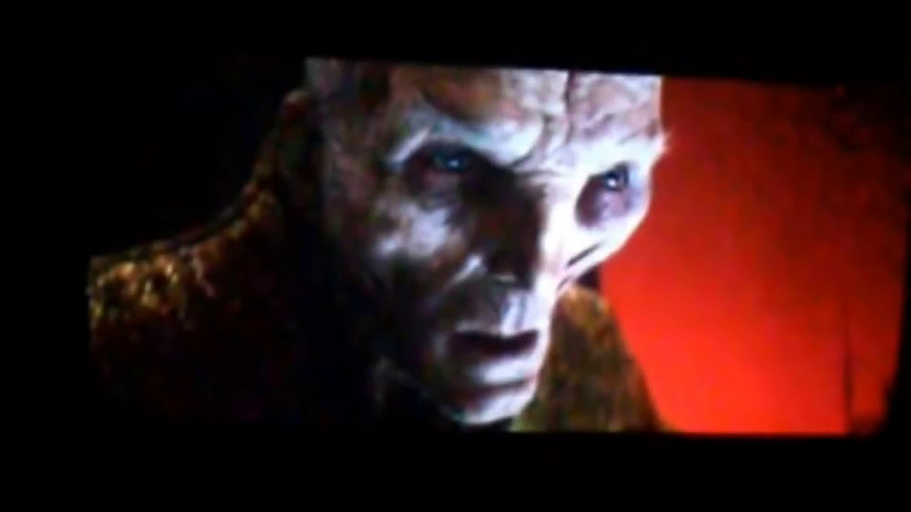 SPOILERS:Snoke's death scene-Star Wars the last jedi - YouTube