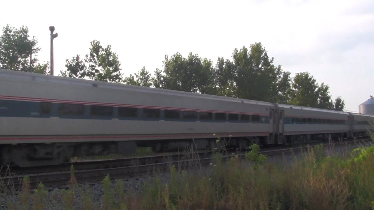 Amtrak #519 leads 393 the "Illini" (1hr late) - YouTube