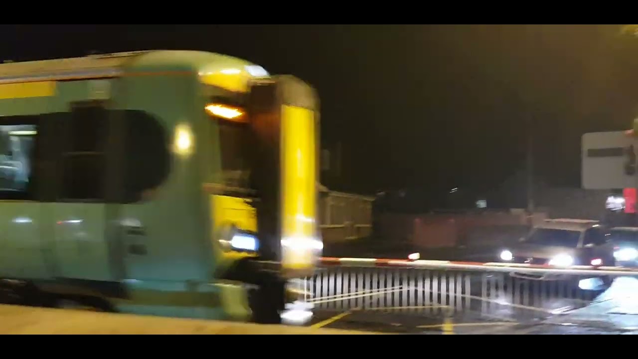Here is the class 377 in Chichester Sunday 30 October 2022 - YouTube