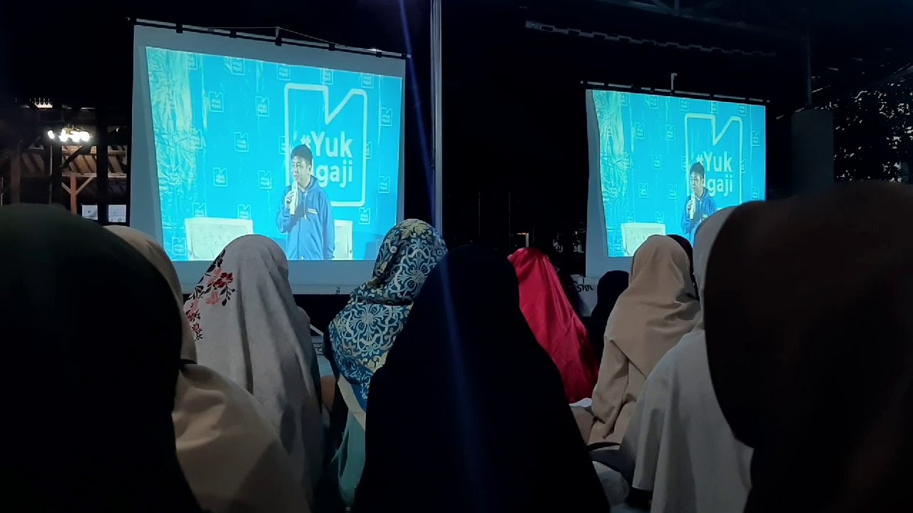 Dehallyunisasai Ustadz Fuadh naim pendopo rumah warna - YouTube