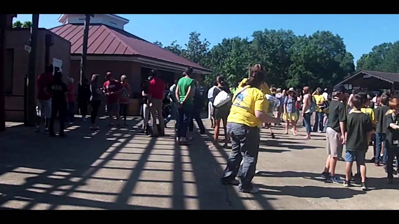 Zoo Day--Bear Exploration Center - YouTube