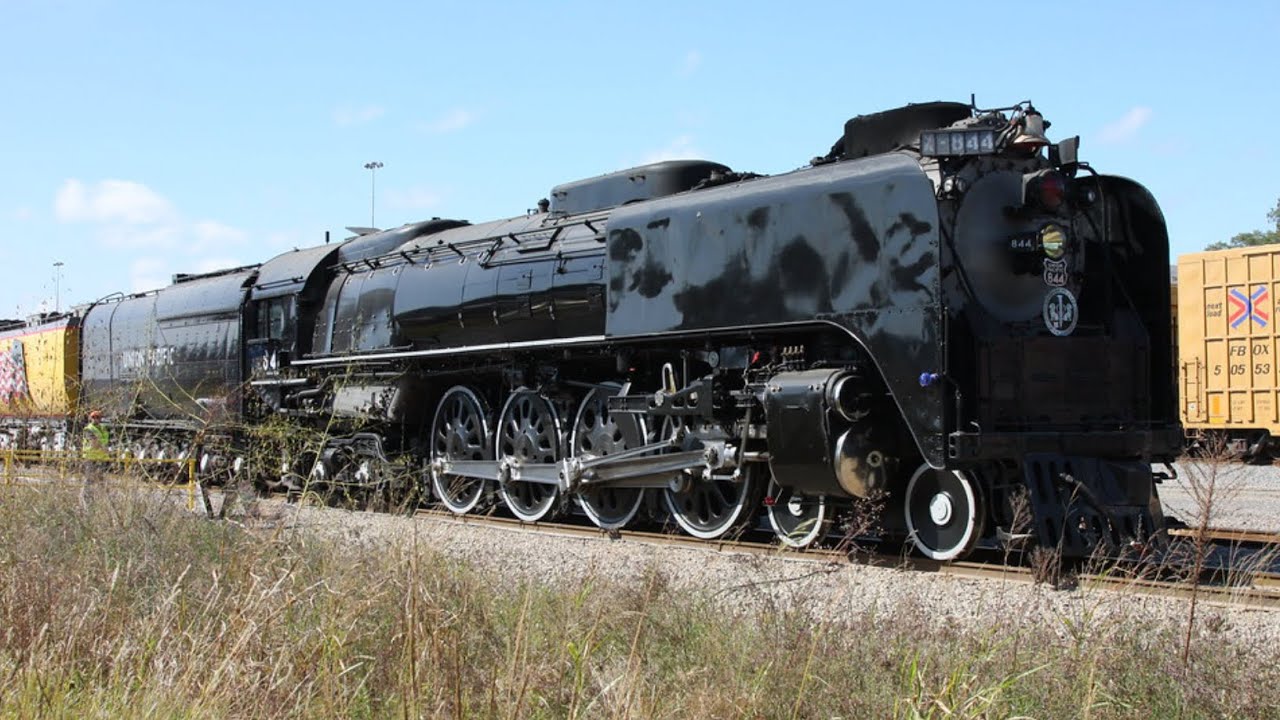 (4K) UNION PACIFIC 844 Steam Train at Memphis, TN! - YouTube