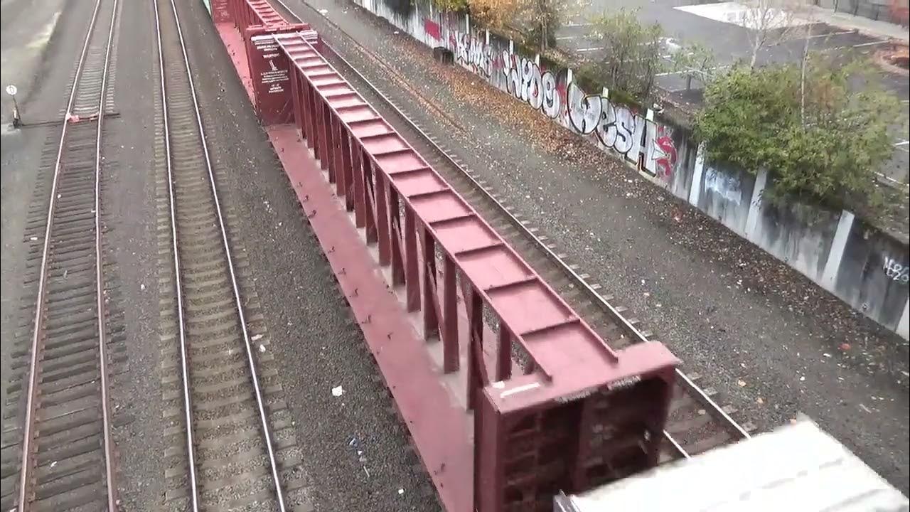 (Northbound) BNSF Mixed Freight Train passes through the Dock Street Bridge. - YouTube