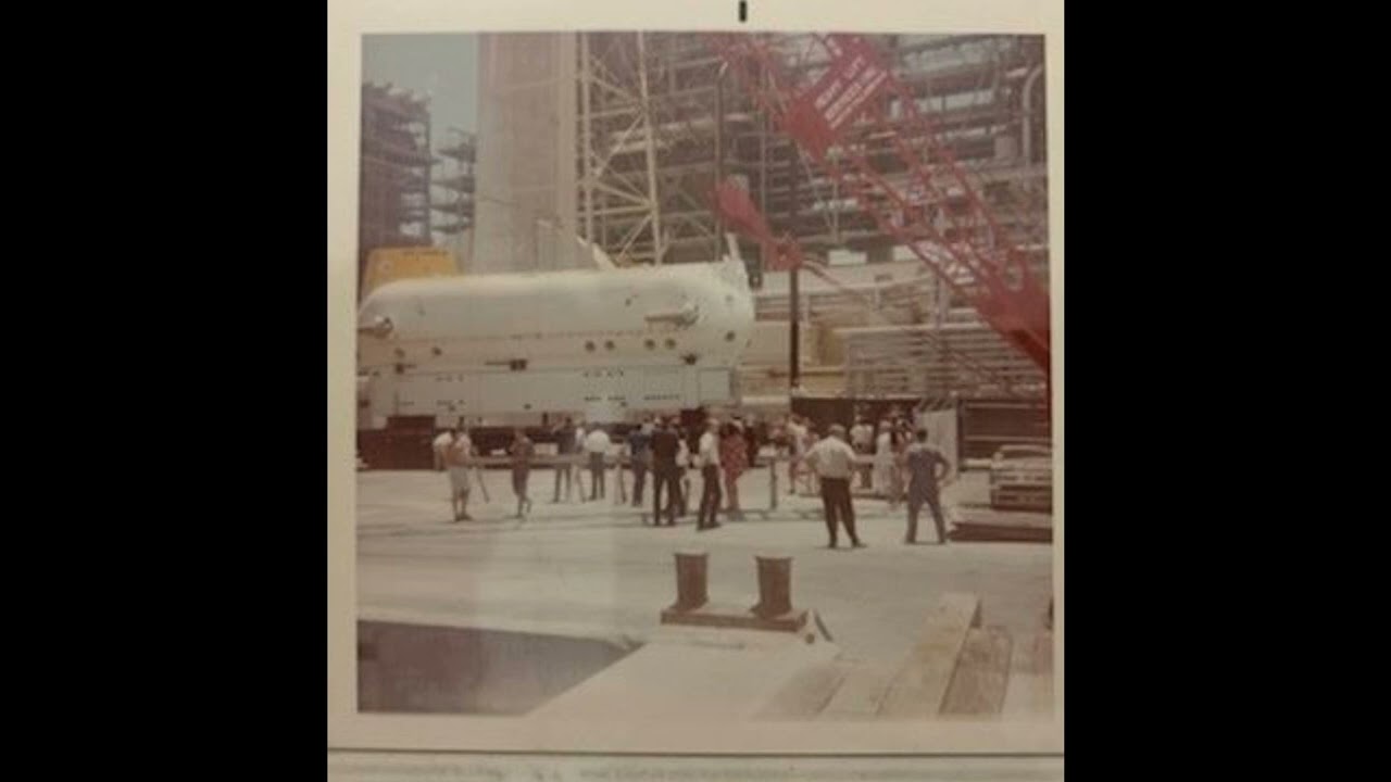 Perry submarine - YouTube