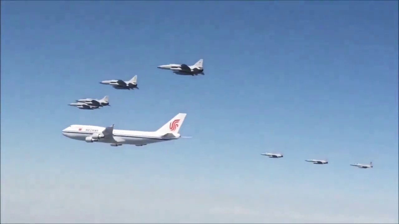 China's Air Force One escorted by 08 Pakistan Air Force JF-17s - YouTube
