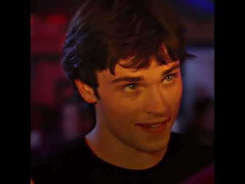 red k clark is a menace💀 #shorts #superman #smallville #clarkkent #dc