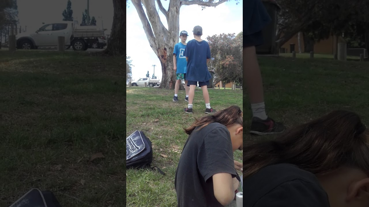 Best friends fighting - YouTube