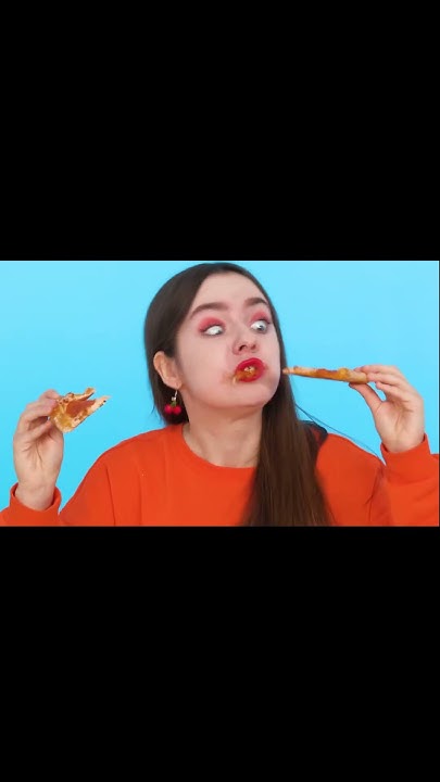 소녀가 맛있는 피자를 먹어요 Youtube