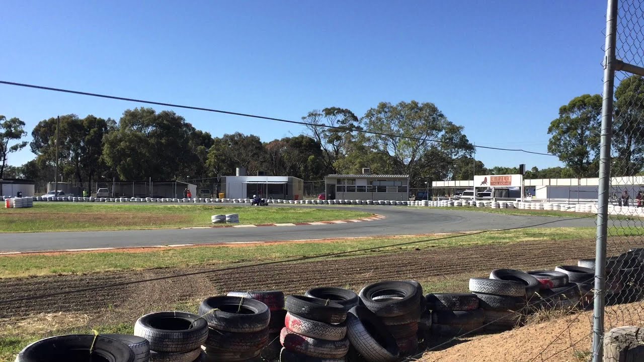 Vintage Victa and Mac Karts Numurkah 2015 - YouTube