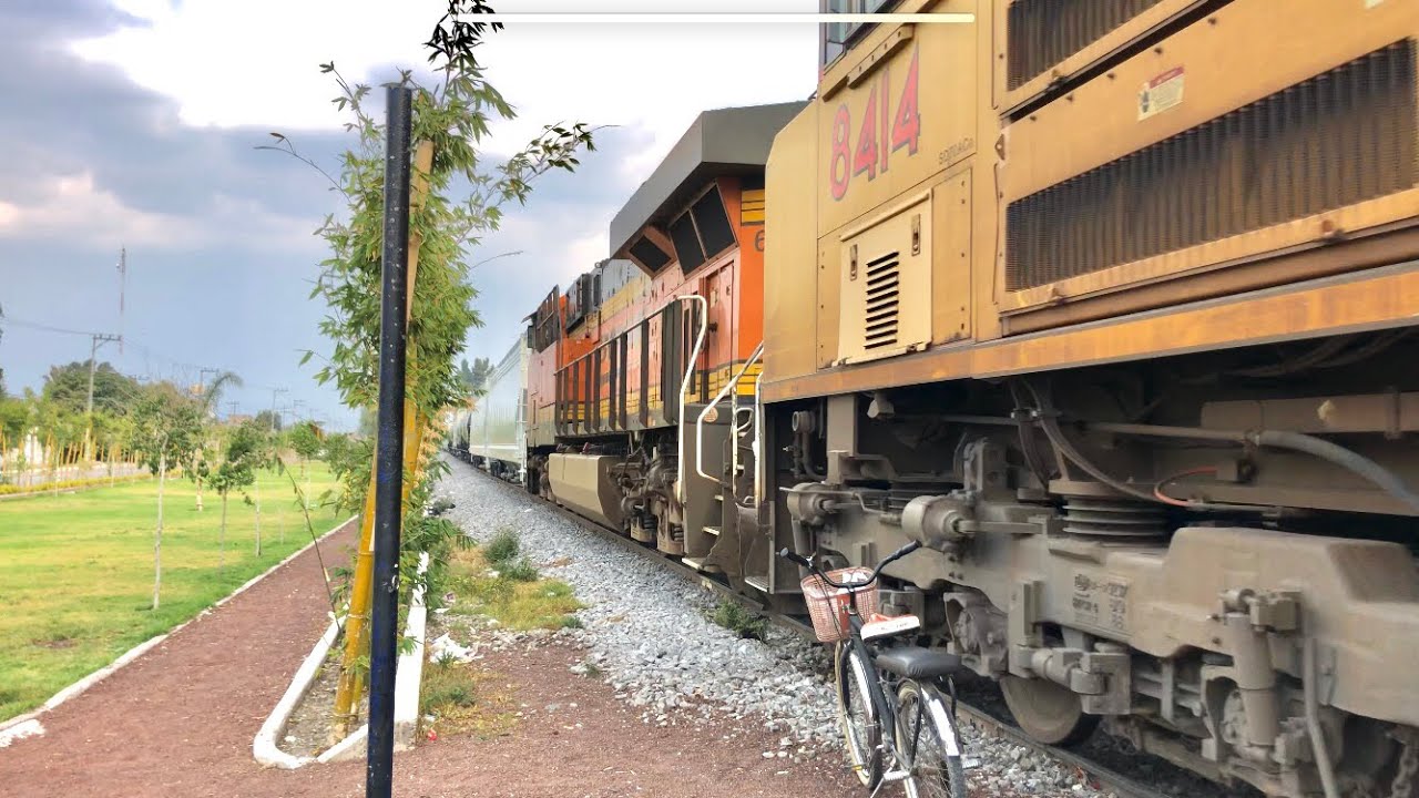 La primer BNSF que he visto en mi vida!! - YouTube
