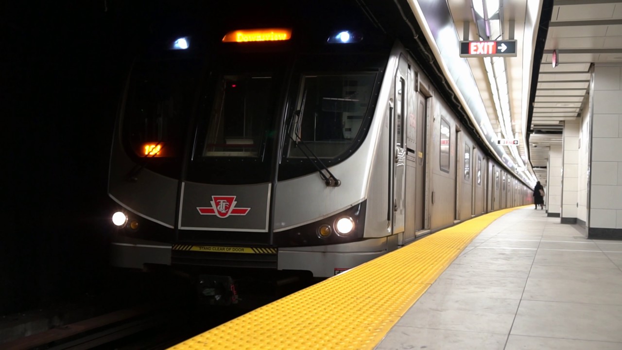 TTC Yonge-University-Spadina Line Toronto Rocket Arr.＆Dep. Union Sta ...