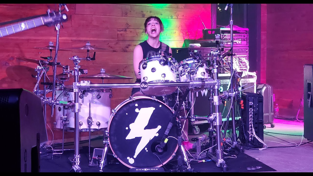 The Warning perform CHOKE at Scoot's Inn, Austin, TX on 05/12/23 - YouTube
