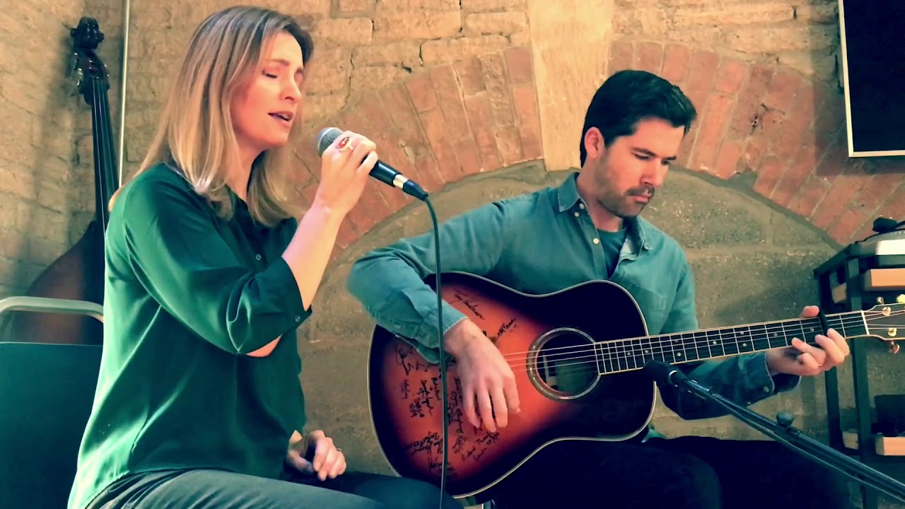 For Bert Jansch: Cara Dillon & Sam Lakeman (Frome) play BlackWaterSide ...