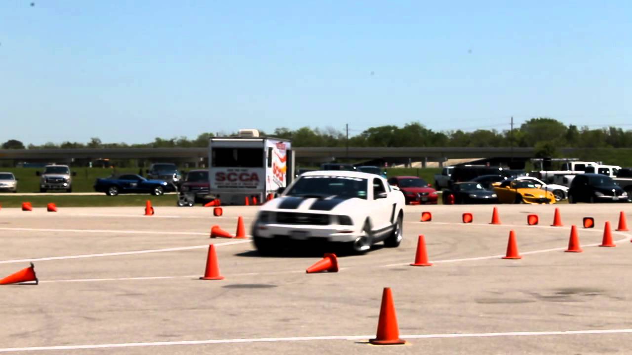 Ford Fun Weekend mustang autocrossing - YouTube