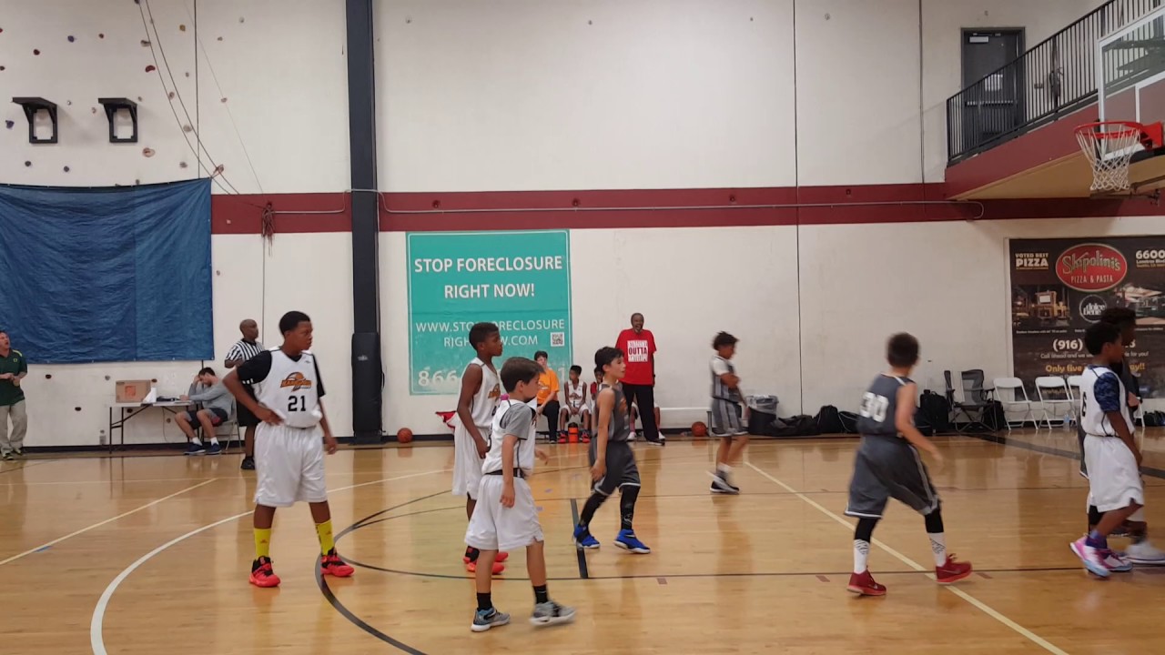 Levi basketball game 11/4/16(3) - YouTube