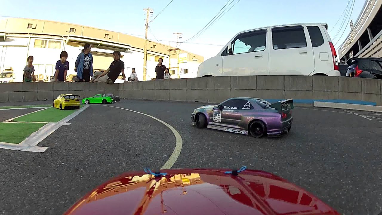 SKYLINE GTR 34 vs SKYLINE GTR 32 (RC DRIFT) - YouTube