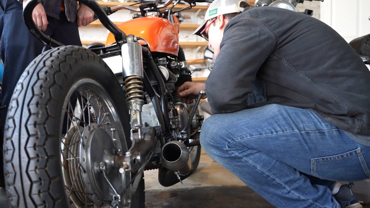 FIXED A HONDA CB 550 THAT HASN'T RAN IN 10 YEARS IN 5 MINUTES - YouTube