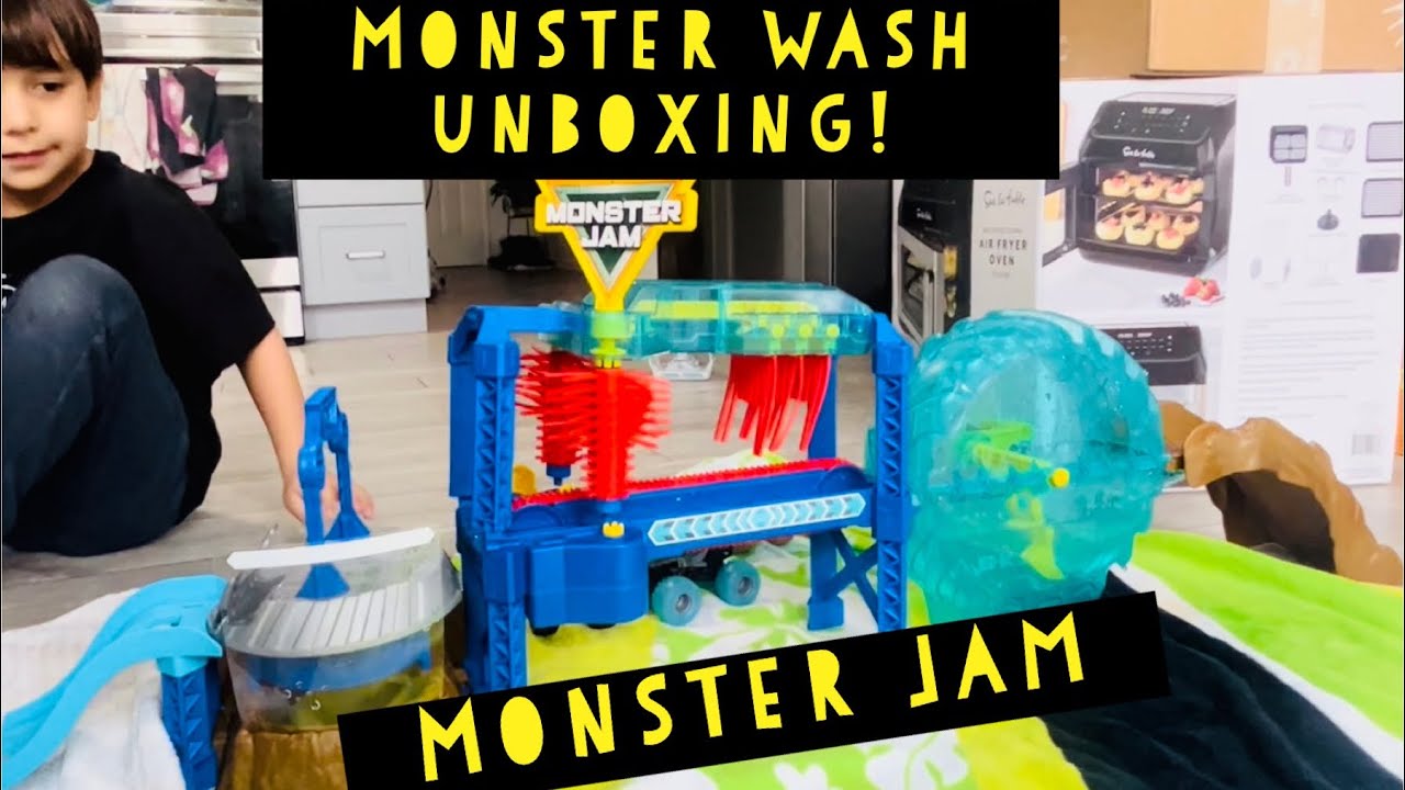 Monster Jam MEGALODON MONSTER WASH *UNBOXING* 💥💨🔥🧼🦈 - YouTube
