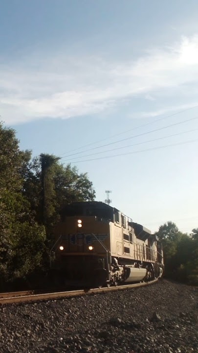 EMD lead/Mid DPU!!! UP #8734 leads a happy EB UP M-HOLI27 out of Lake Charles, Louisiana ...