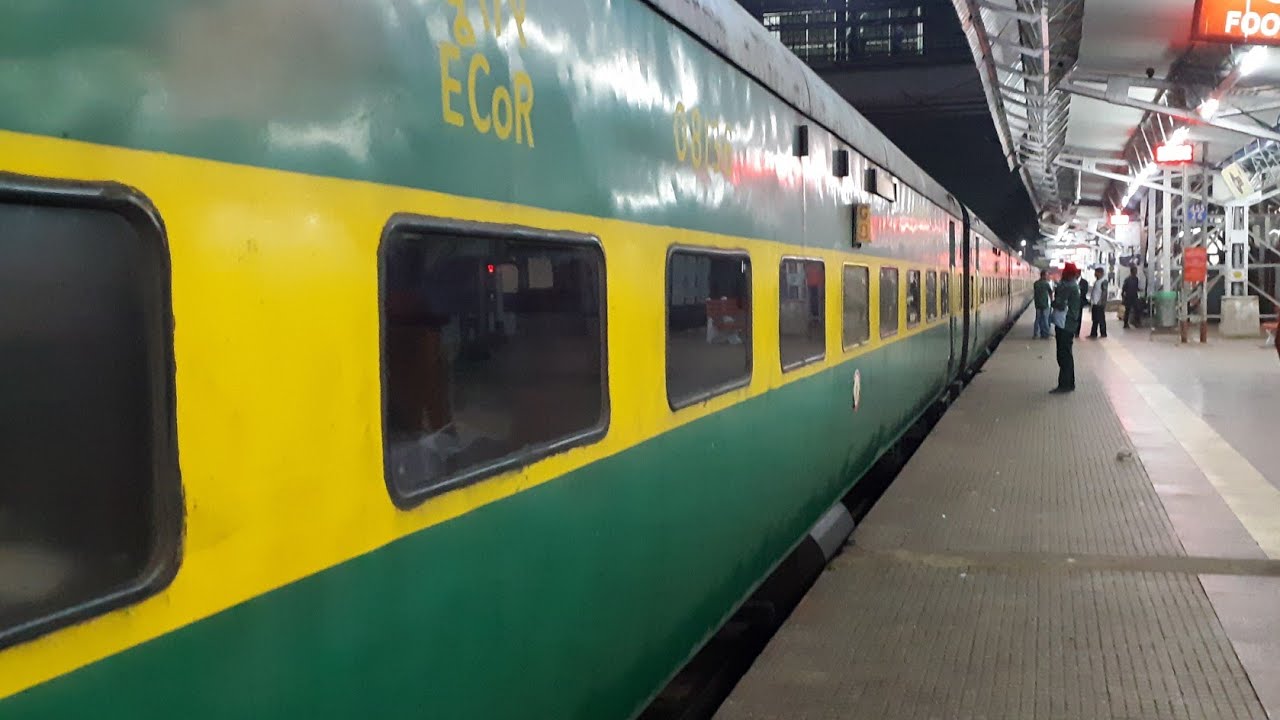 JOURNEY SHOTS | Mesmerizing Moments | Onb HWH~PURI Garib Rath Express ...