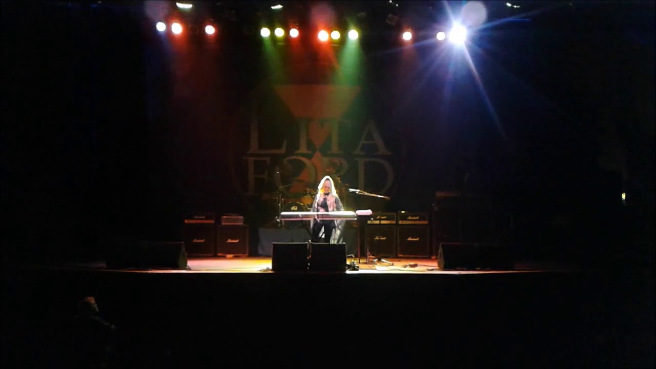 Lisa Hurt Sleeping in the Fire W.A.S.P. - YouTube