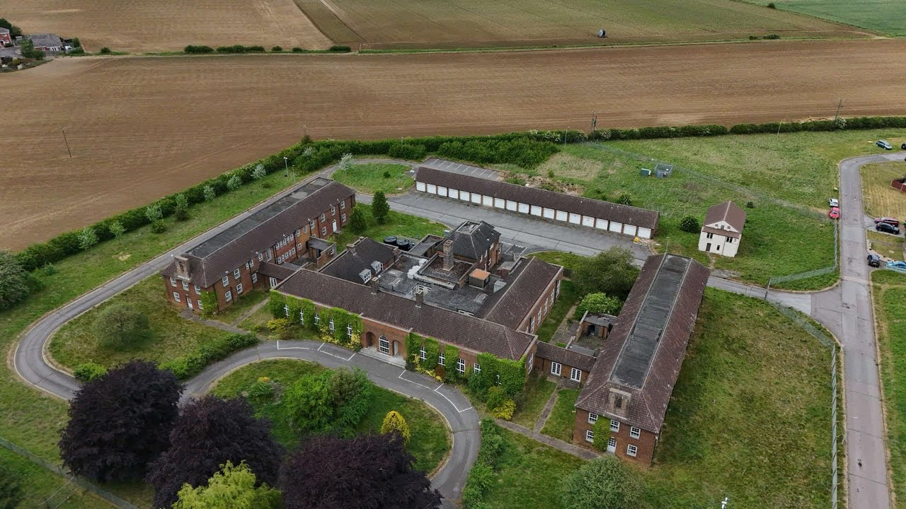 RAF officers mess - YouTube