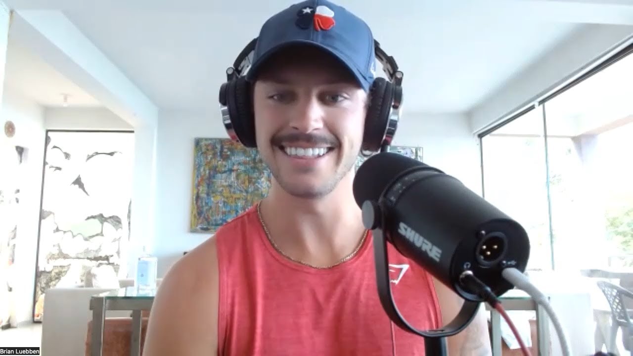 Travelling the World While Earning $25,000/Month From His Real Estate ...