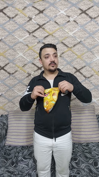 قطة تأكل شيبس Chips قطة صغيرة Cat قطة كيوت قطة Youtube