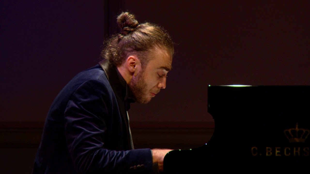 Daniel Ciobanu performs George Enescu's Carillon Nocturne - YouTube