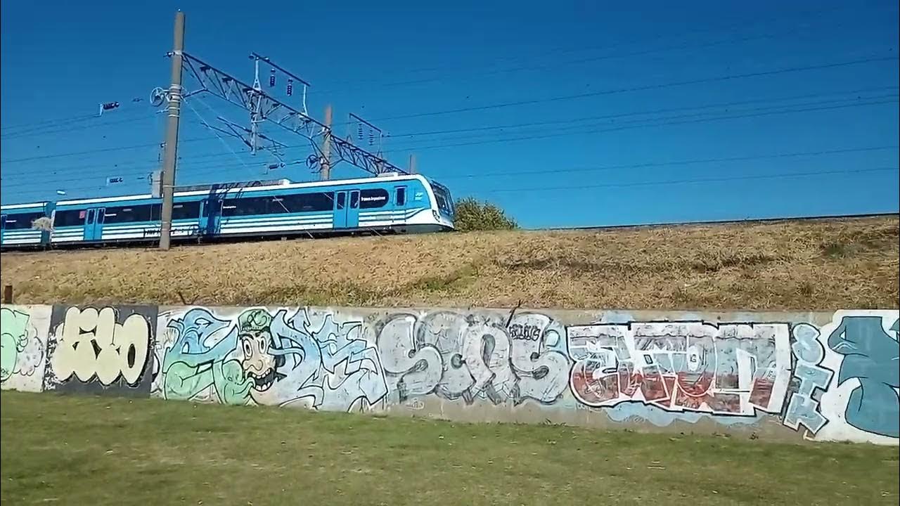 CSR saliendo de Darío y Maxi.[Línea Roca] - YouTube