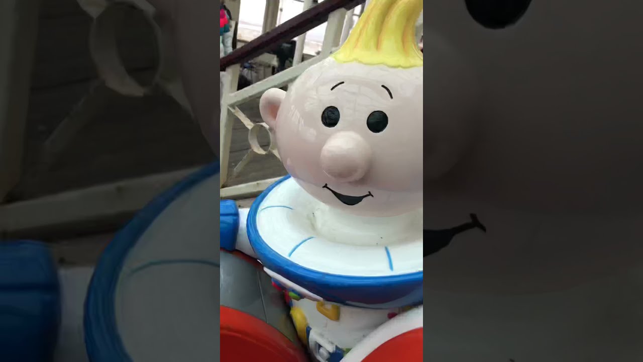 Jolly Roger Lunar Jim kiddie ride - YouTube